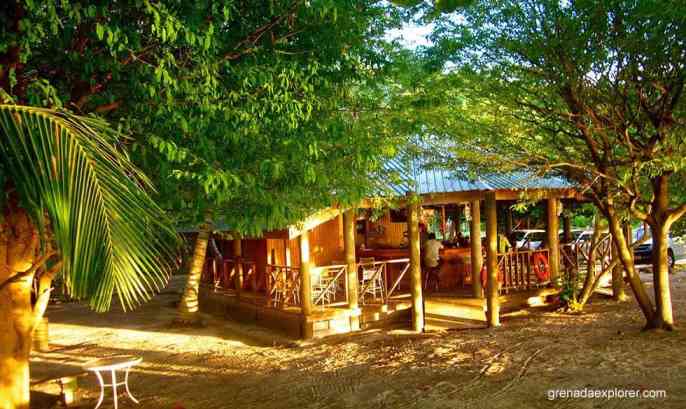 Group Beach Bar hopping by BOAT Tours – Tours Grenada