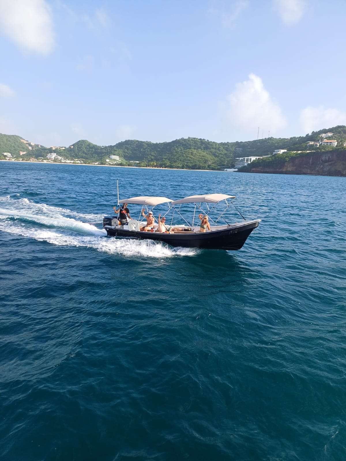 SGU Beach Bar hopping by BOAT Tours – Tours Grenada