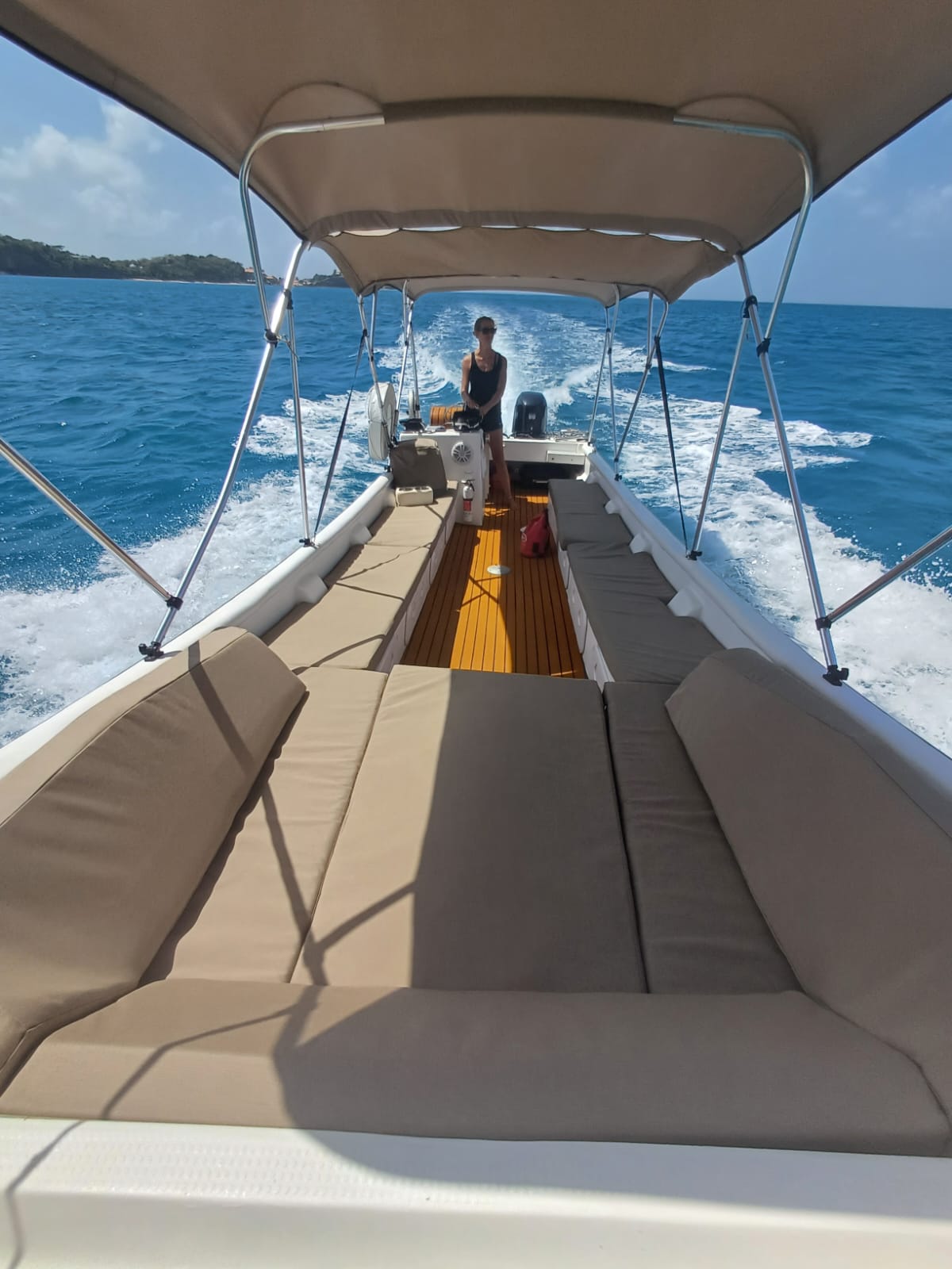 Private Beach Bar hopping by BOAT Tours – Tours Grenada